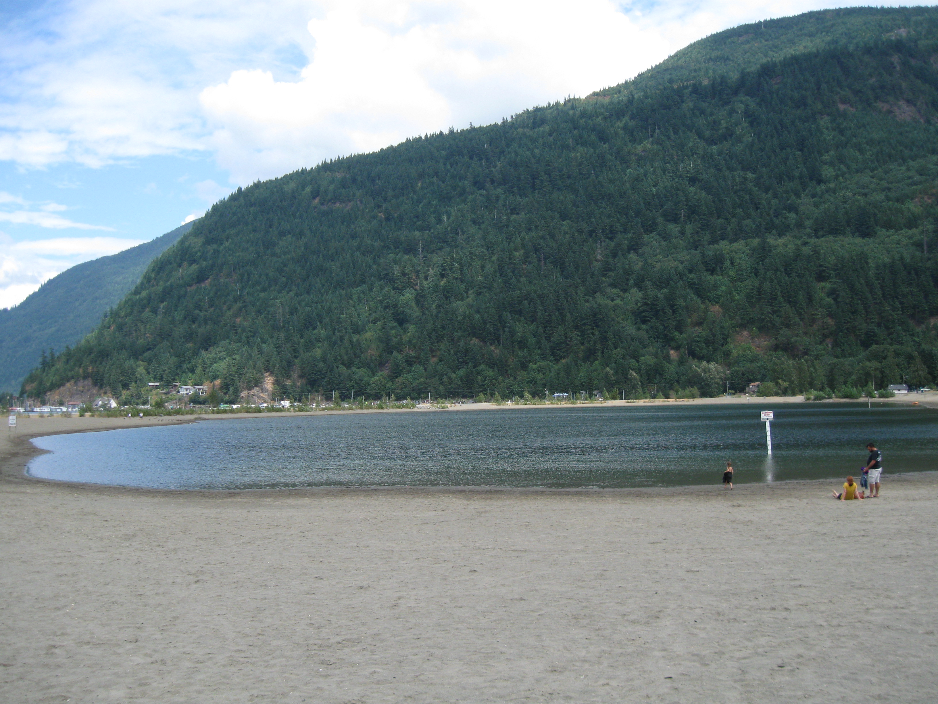 Harrison Lake Video – On The Dangers Of Swimming The Lake – FVN