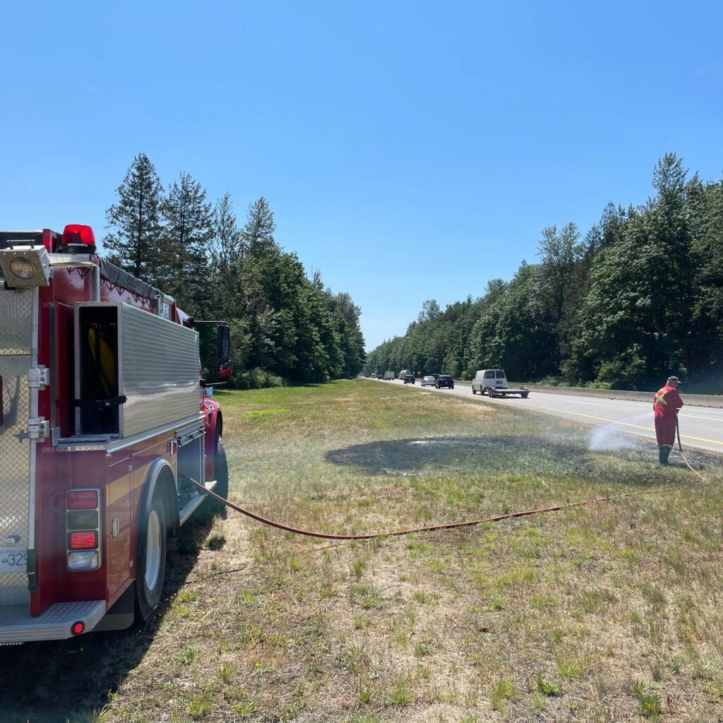 Hope Fire Extinguish Grass Fire on Highway 1 Near Laidlaw – FVN